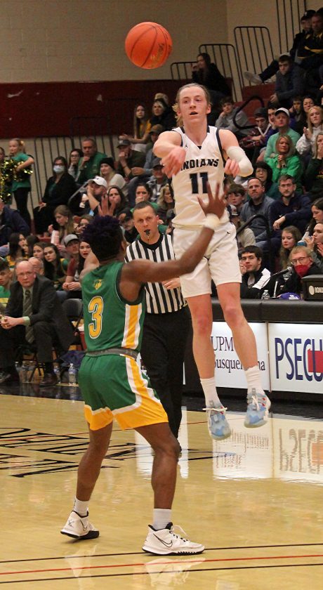 Muncy produces valiant performance, but comeback falls just short as ...